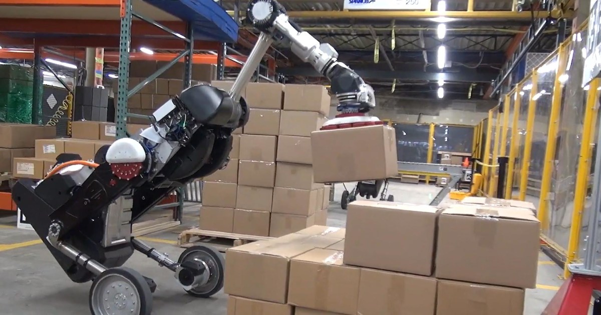 Boston Dynamics robot can stack boxes with amazing ease