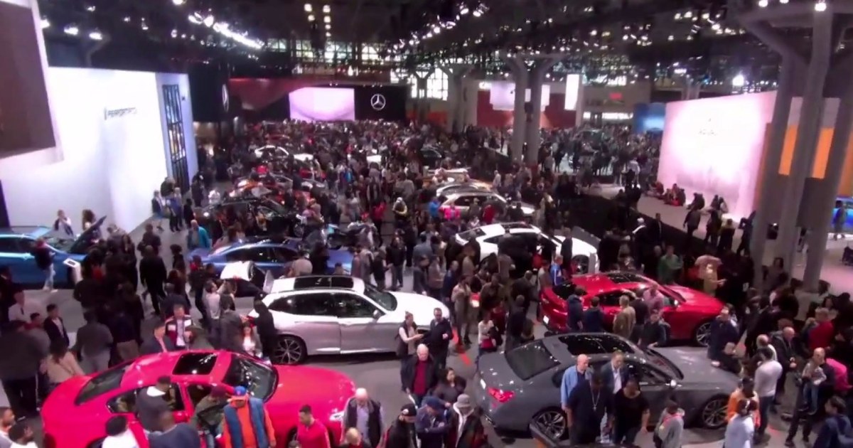 SUVs and electric cars reign at America’s largest auto show