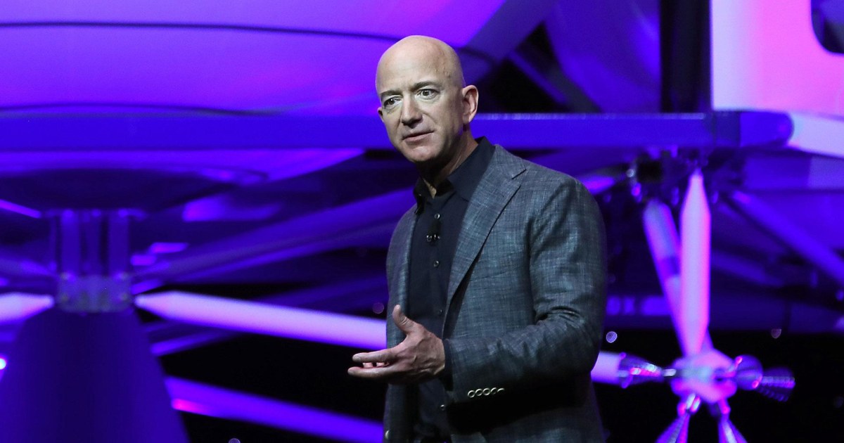 Jeff Bezos unveils Blue Origin's new 'Blue Moon' lunar lander
