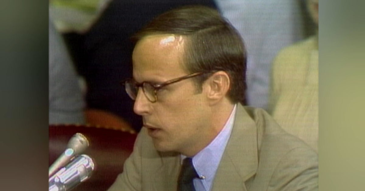 Nixon aide John Dean testifies at 1973 Watergate hearing