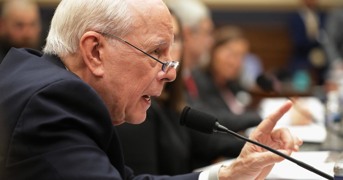 John Dean compares Mueller report to Watergate in testimony