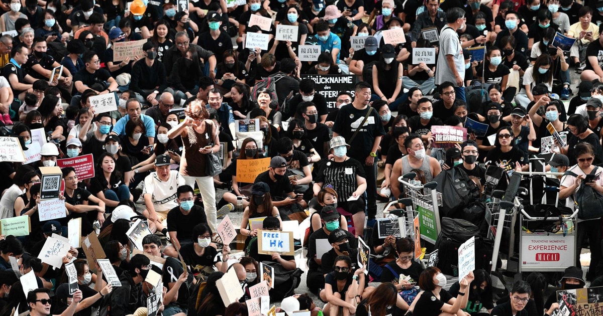 WATCH: Hong Kong demonstrators sing 'Les Mis' in airport protest
