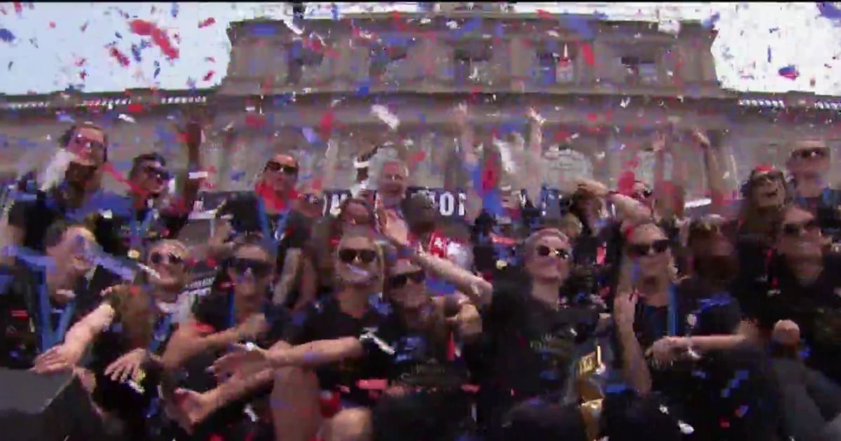 U.S. Women’s National Team champions honored at New York victory parade