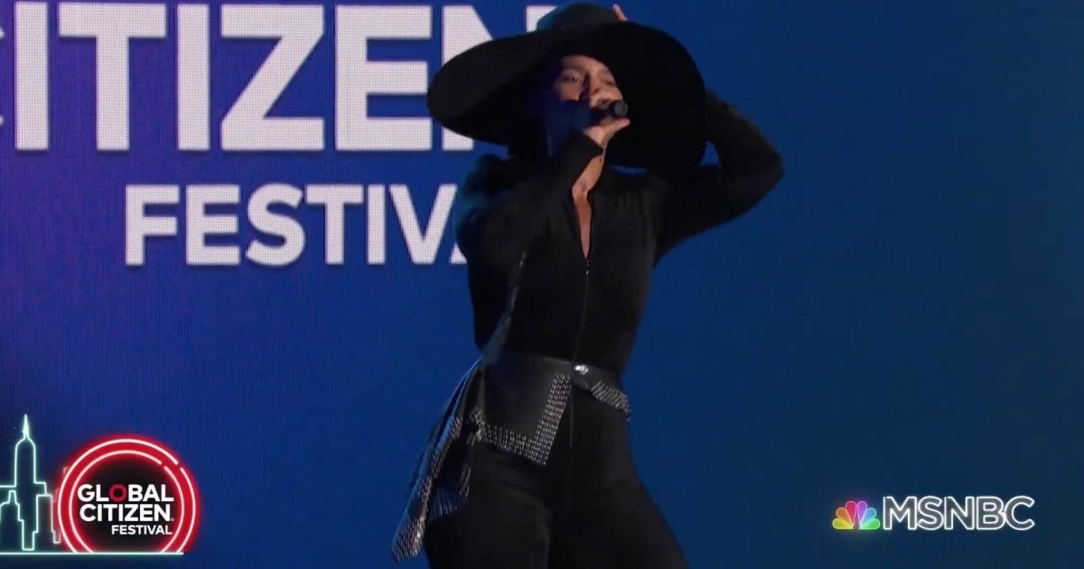 Alicia Keys performs 'No One'
