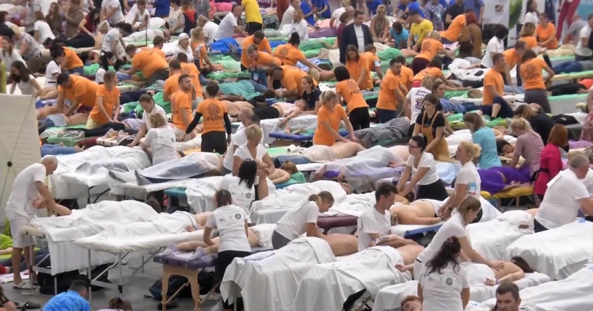 Hundreds of therapists set massage world record in Kyiv, Ukraine