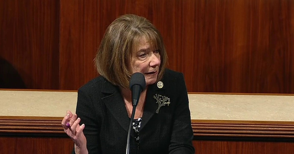 Davis: President Trump is 'impeaching himself'