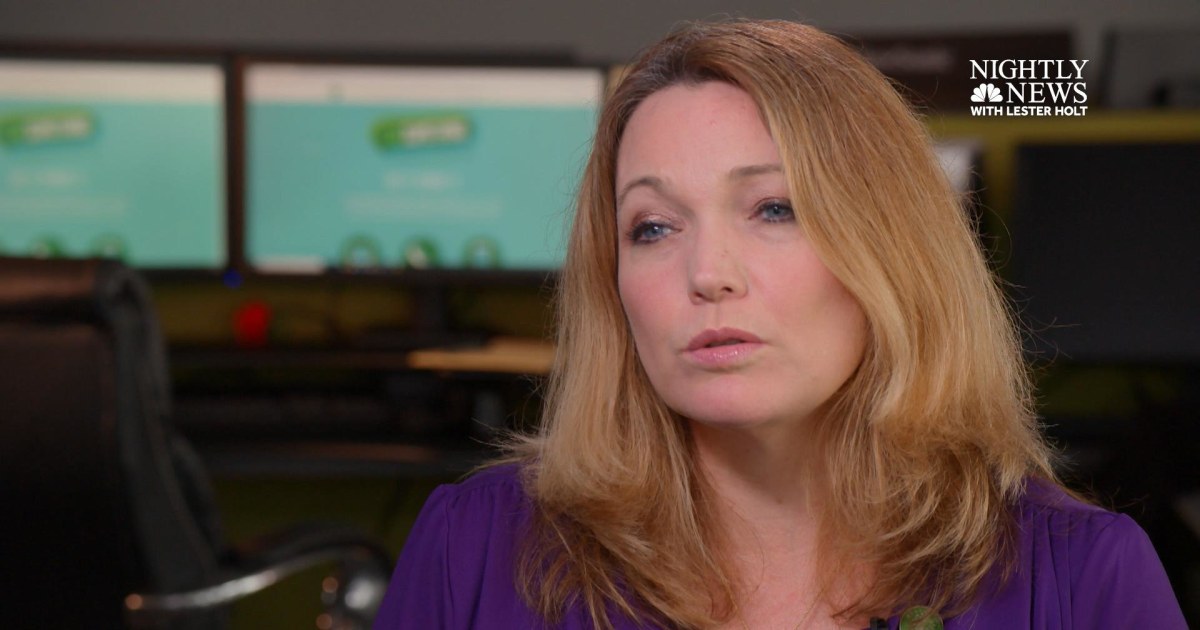 Parents of Sandy Hook victims create first national call center focused ...