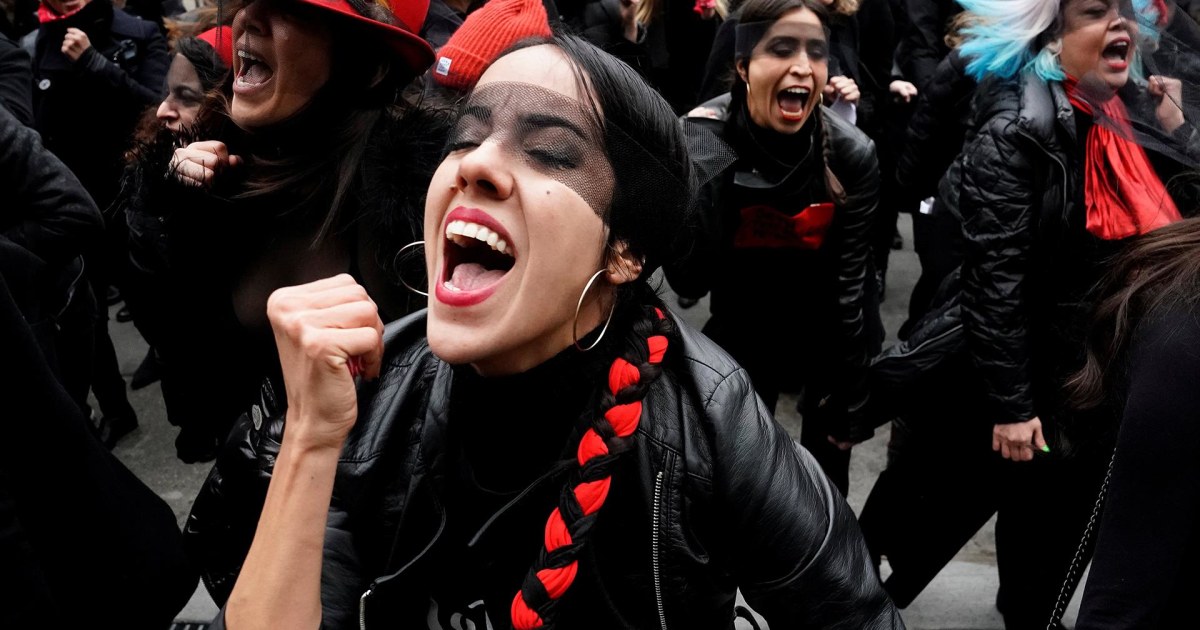 Women flash mob protests outside Harvey Weinstein courthouse