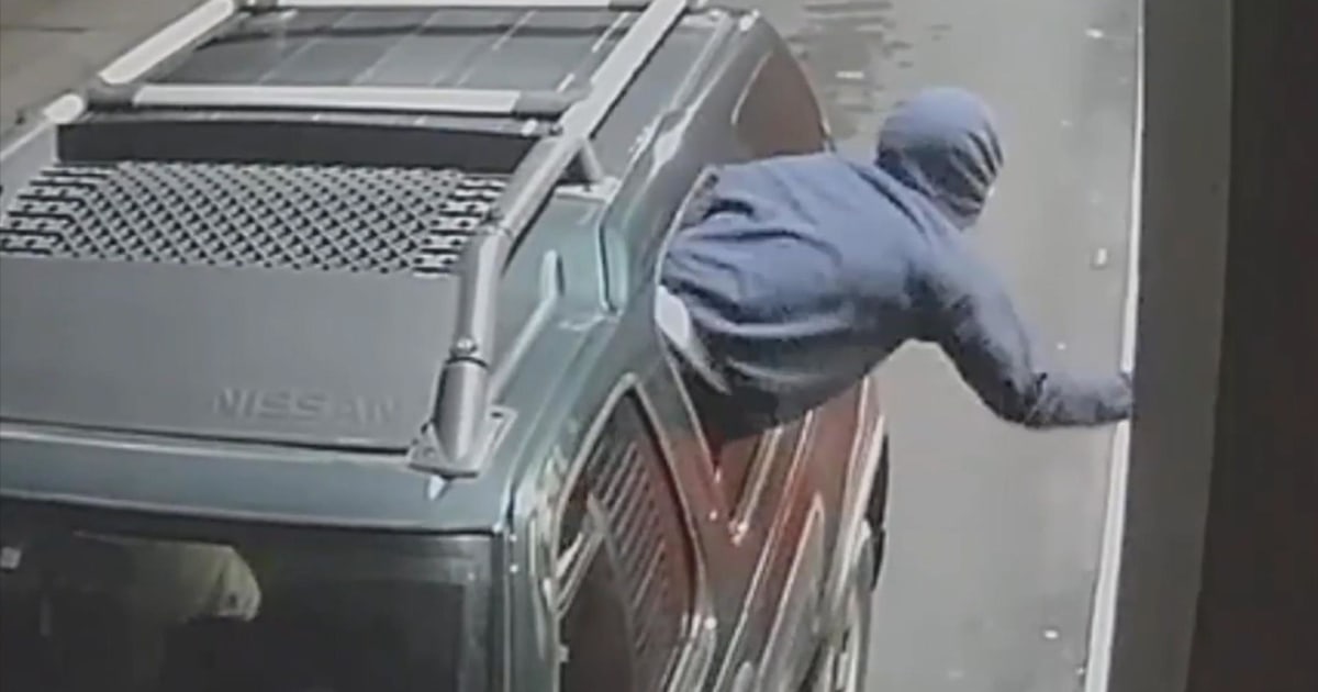 Armed Gunman Enters Houston Mcdonalds Through Drive Thru Window