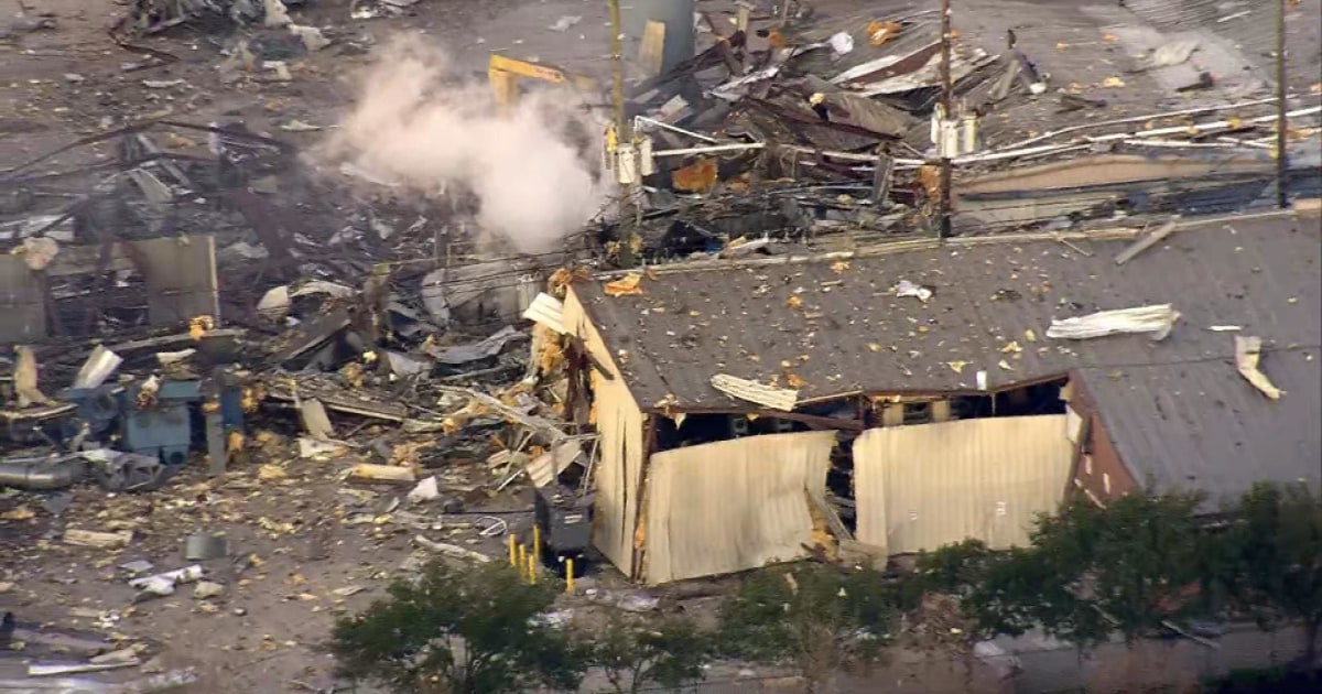 Houston building explosion: Surveillance cameras capture blast, aerials ...