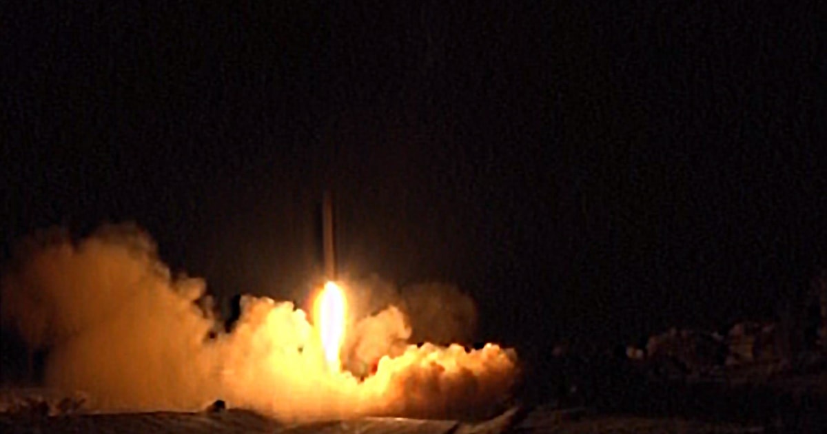 Video said to be Iranian missile launches against U.S. targets in Iraq ...