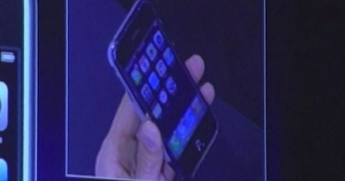 From the archives: Steve Jobs unveils first iPhone