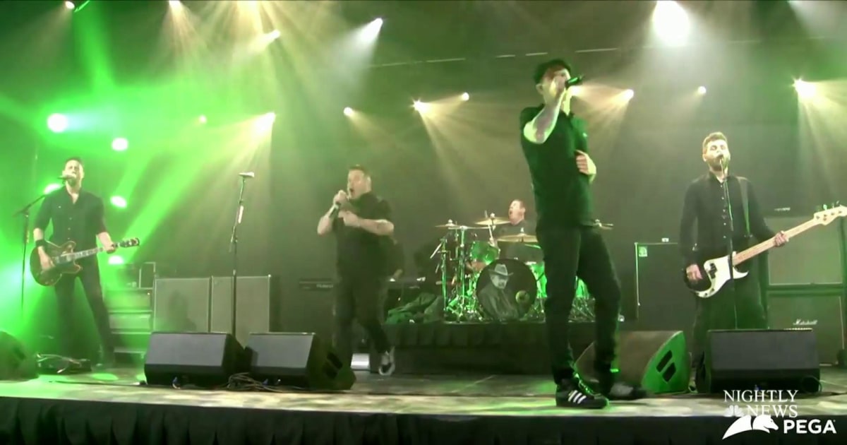 Musicians practice social distancing by streaming concerts