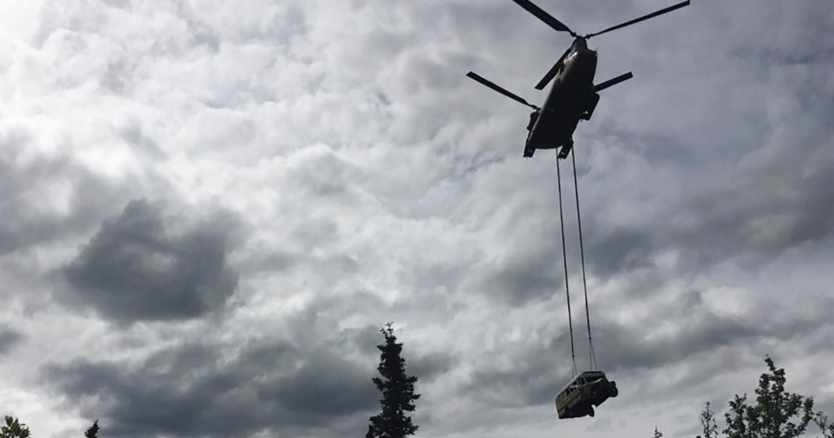 'Into The Wild' bus removed from Alaskan wilderness