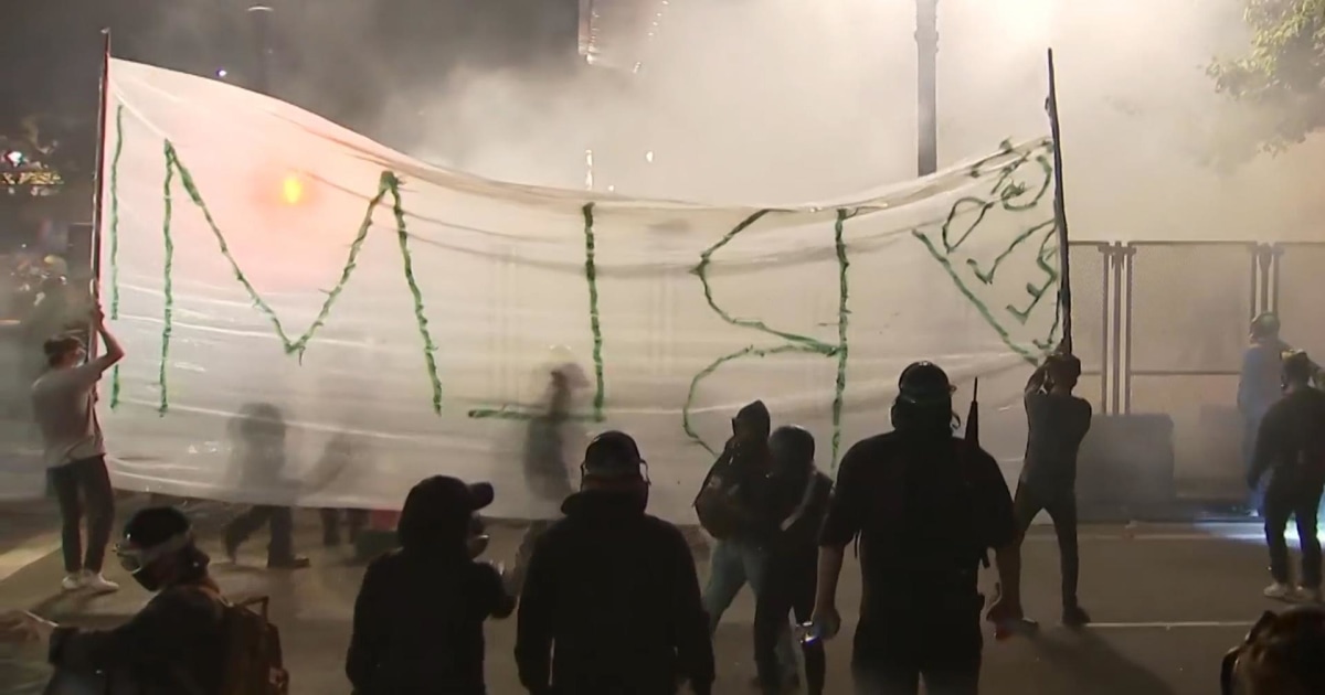 Portland protest outside federal courthouse continues