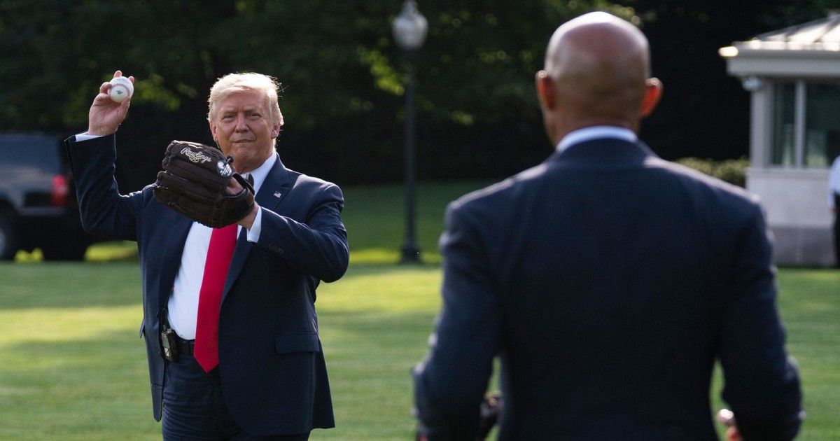 Trump plays catch with Mariano Rivera, hosts little leaguers at White ...
