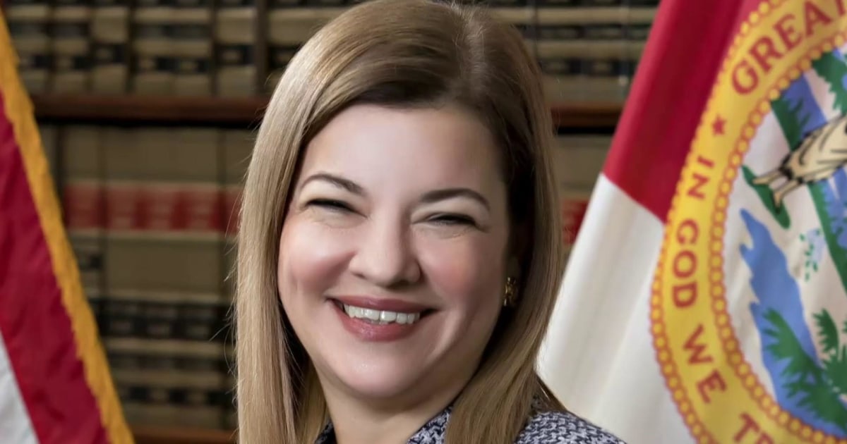 Two female judges top Trump’s Supreme Court nominee list