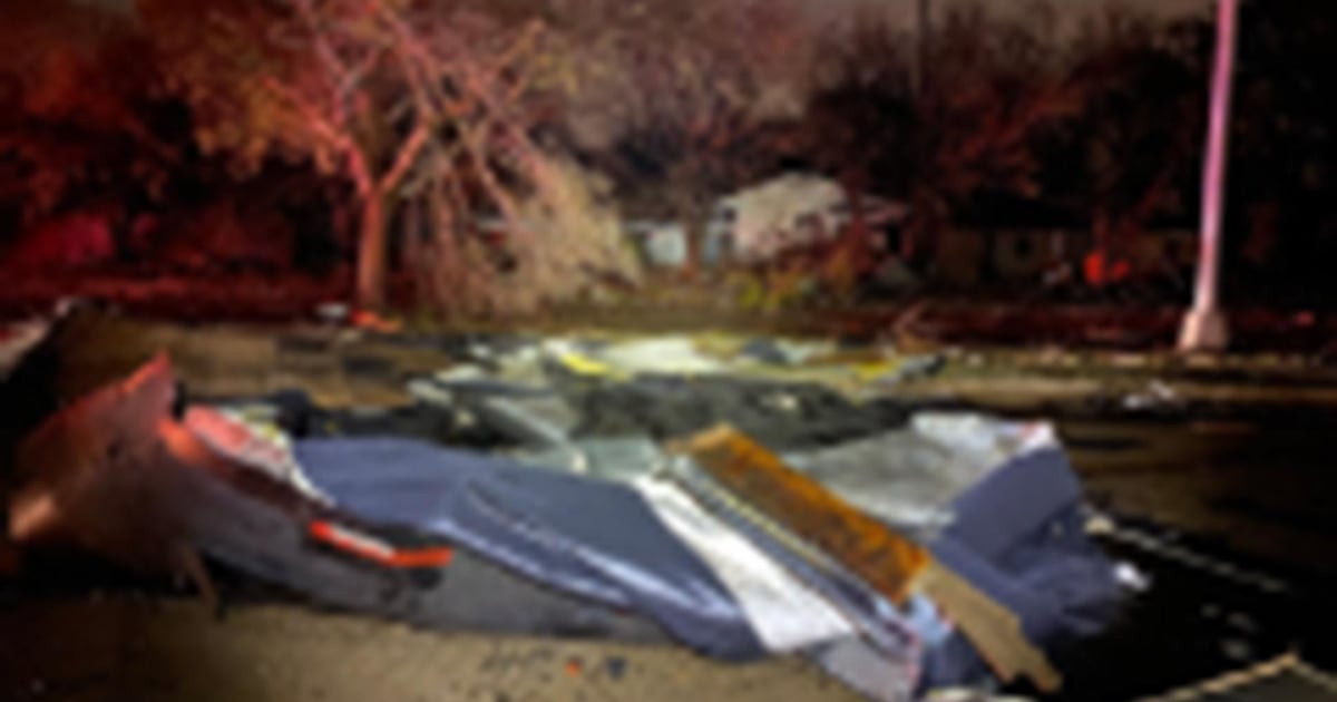 Buildings collapse as powerful storms rip through north Texas