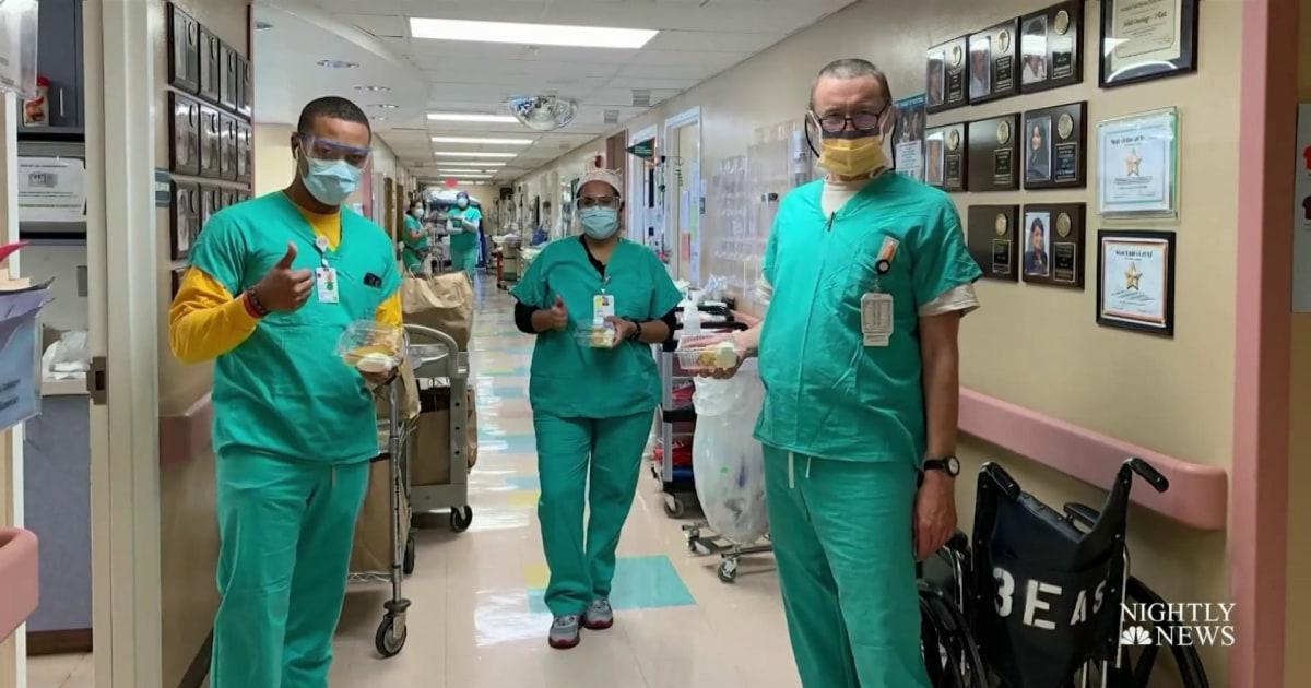 Americans give thanks to front-line workers on Thanksgiving