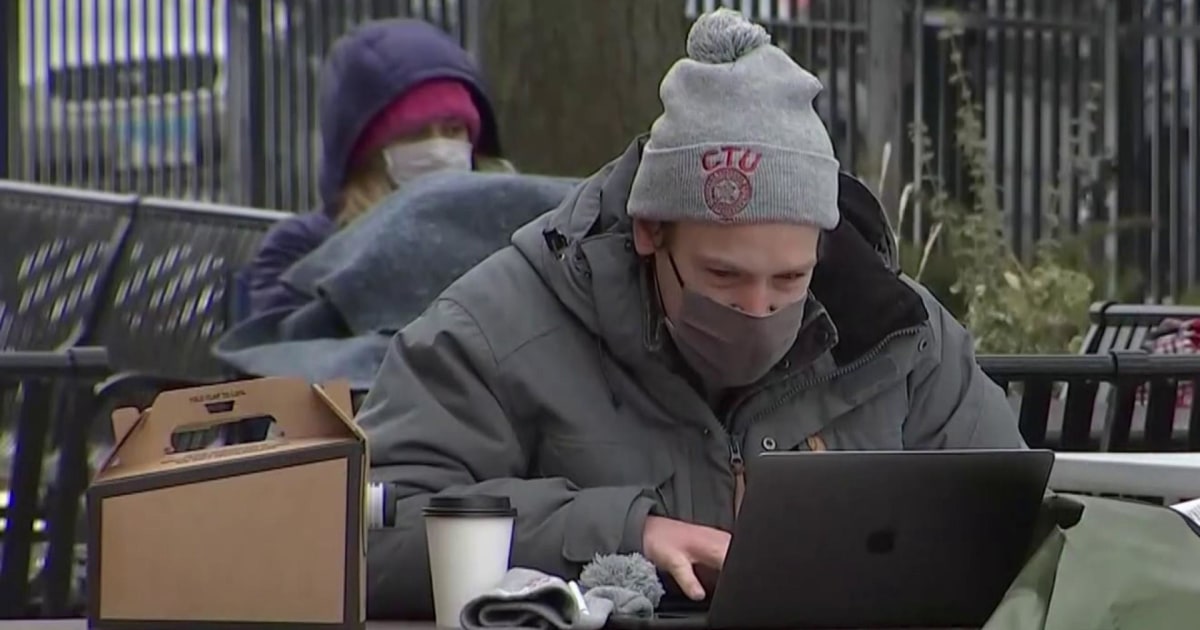 Chicago public schools reopen despite pushback from teachers