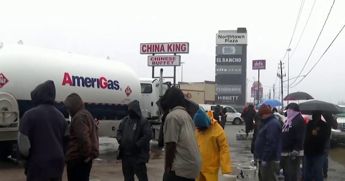 Texas residents facing water shortages amid power crisis