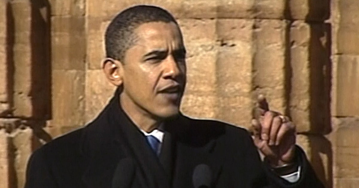 2007: Obama makes presidential bid official