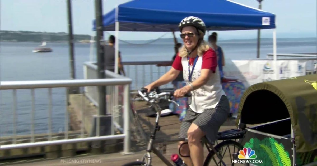 These Bike Pedaling Librarians Are Bringing Books To the Masses