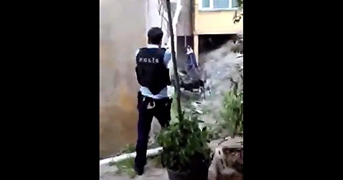Caught on Camera: Turkish Police Shoot at Suspected Assailant