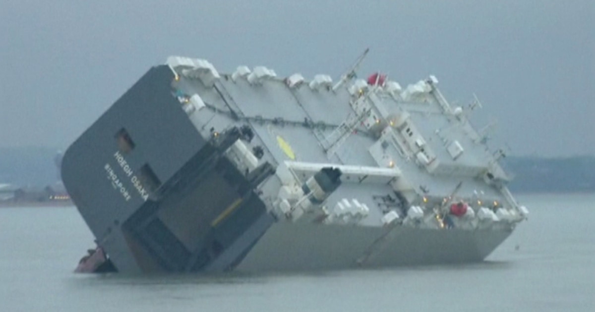 25 Crew Members Rescued From Stranded Ship