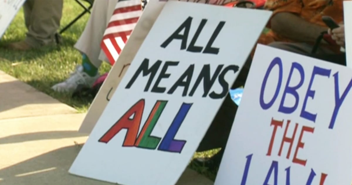 Kentucky Marriage Standoff Continues