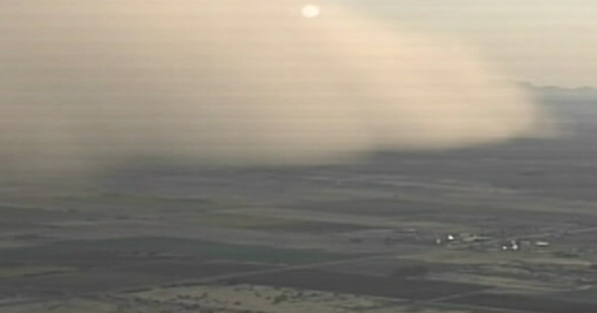 Dust cloud causes multi-car pileup