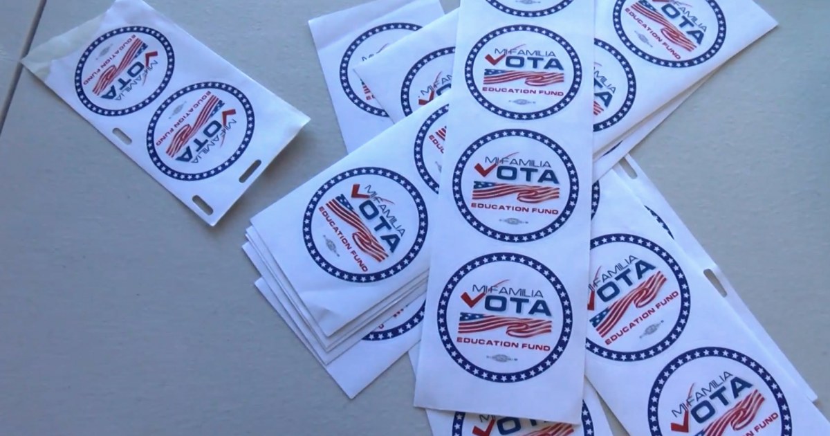 Mi Familia Vota Hosts Mock Caucus