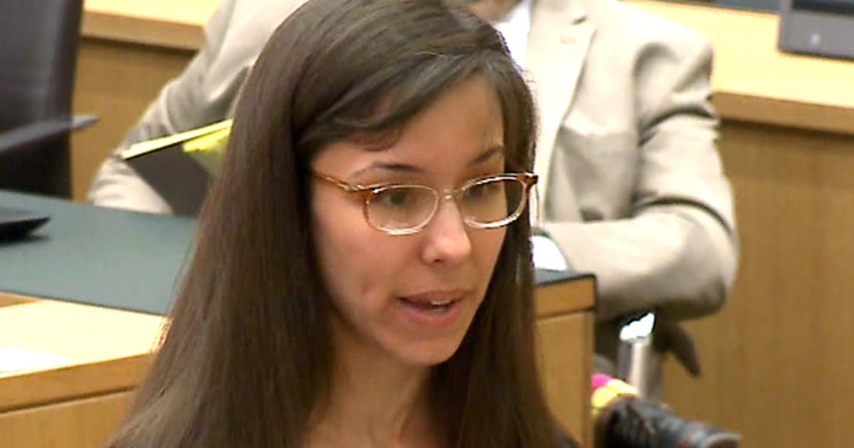 Arias asks jury to spare her life