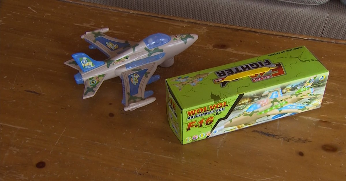 Christmas Toy Plane Plays Muslim Prayer Chant