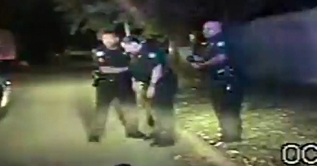 Police officer: 'I've been shot in the face'