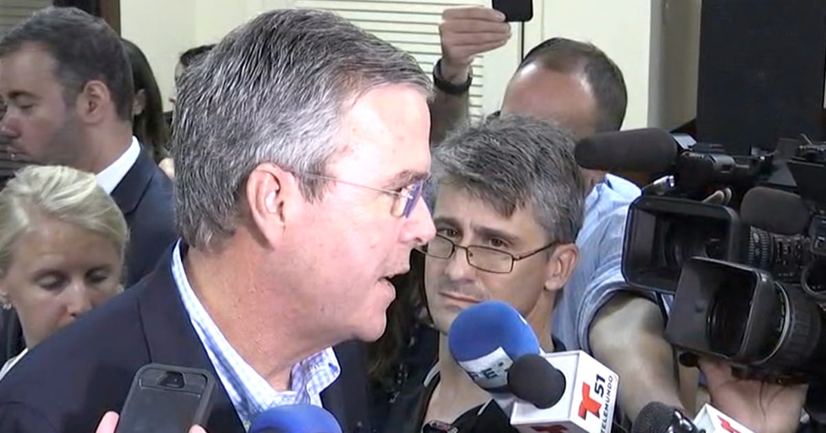 Jeb Bush Speaks to Reporters in Spanish About Rival Donald Trump