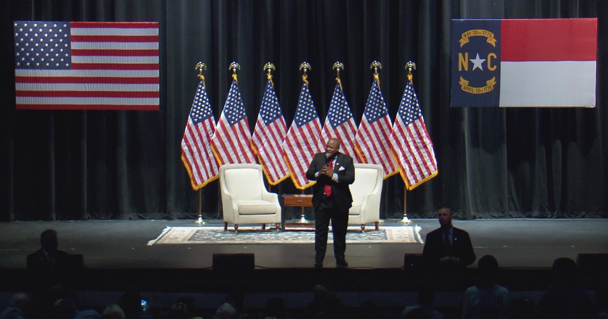Pastor at Trump Rally: Sanders Doesn't Believe in God