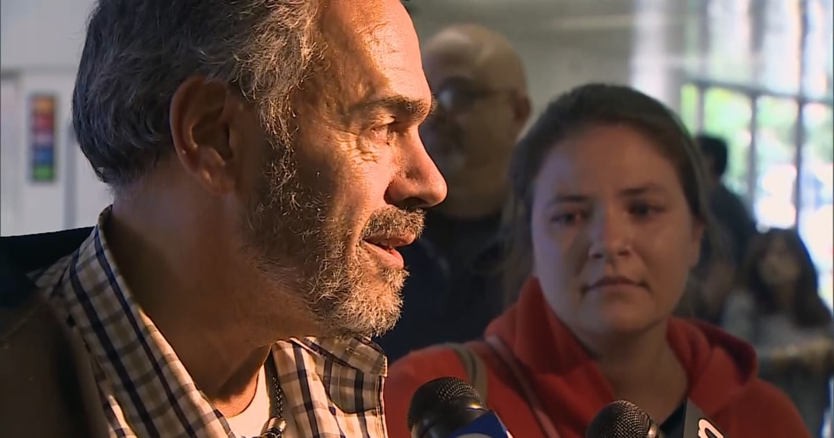 Passengers Recount How Crew Dealt With Pilot's Mid-Air Death