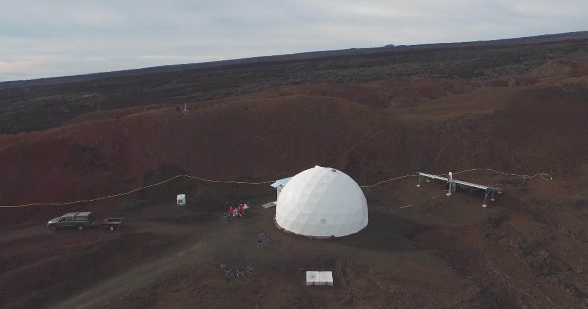 Scientists Emerge From Mars Experiment