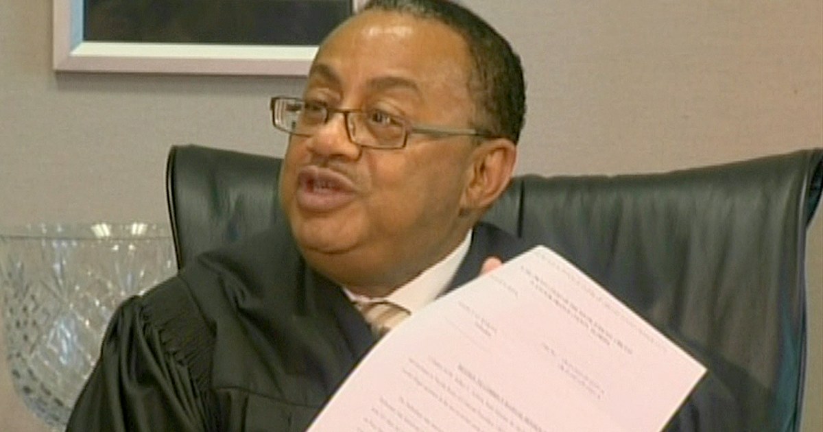 Judge: Forged signature freed convicts