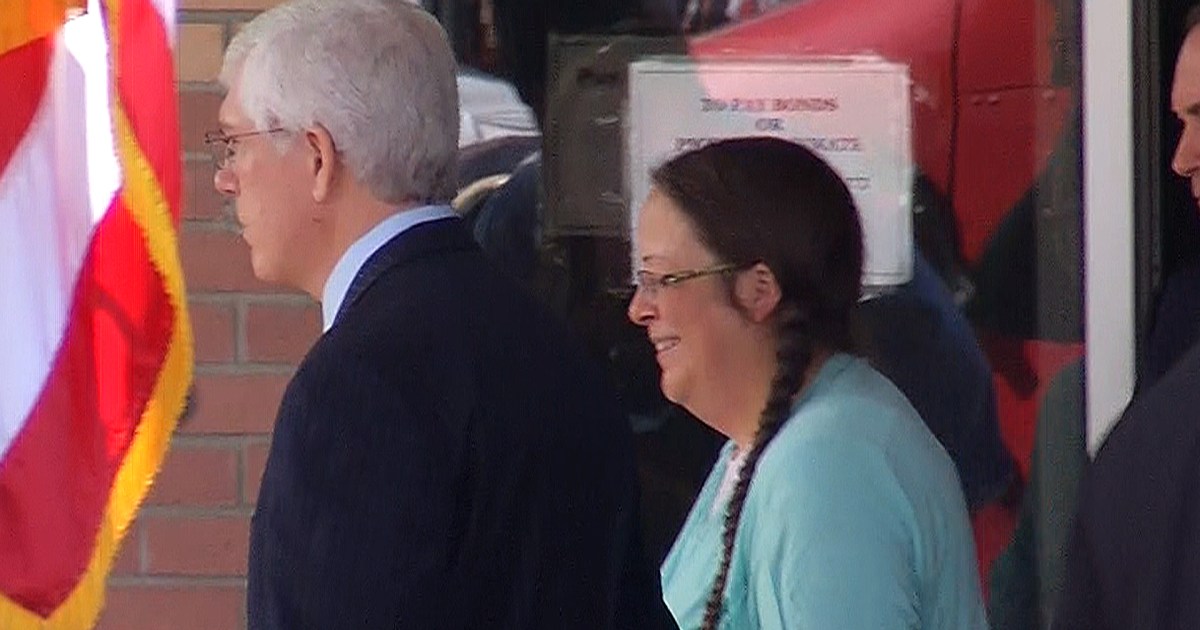 Kentucky County Clerk Kim Davis Walks Free