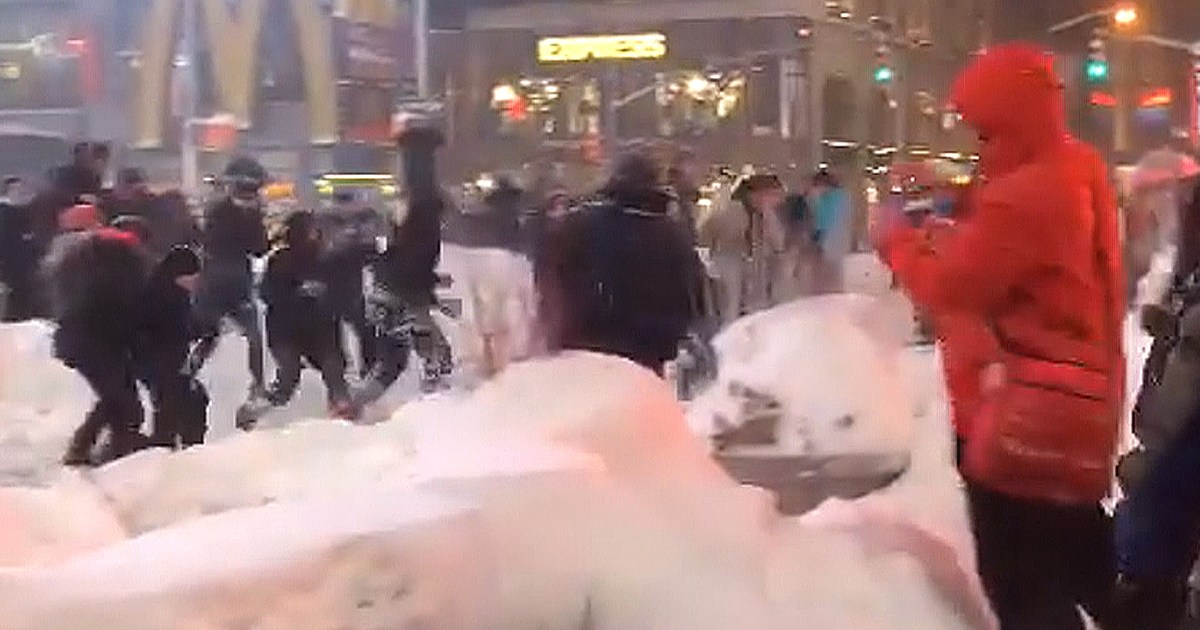 Watch as Times Square Snowball Fight Breaks Out