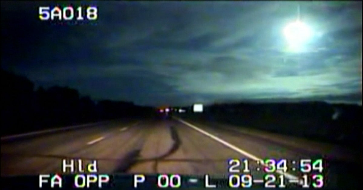 Dashcam video captures meteor in Canada