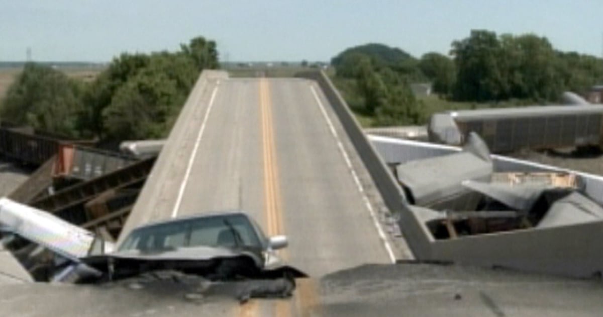 Highway bridge collapse after 2 trains collide
