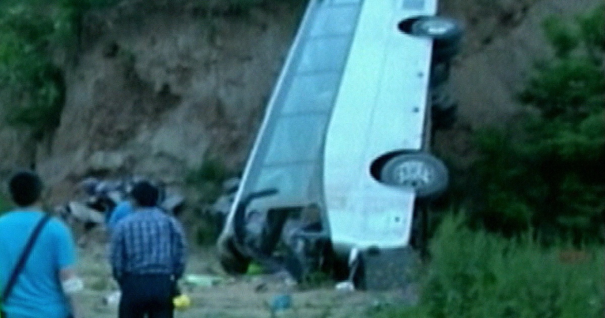 35 Die in China Bus Crash, 11 Remain Hospitalized