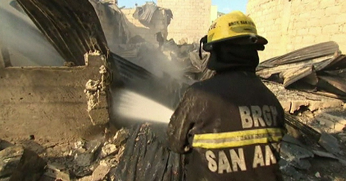 Massive Fire Burns Hundreds of Homes in Philippines