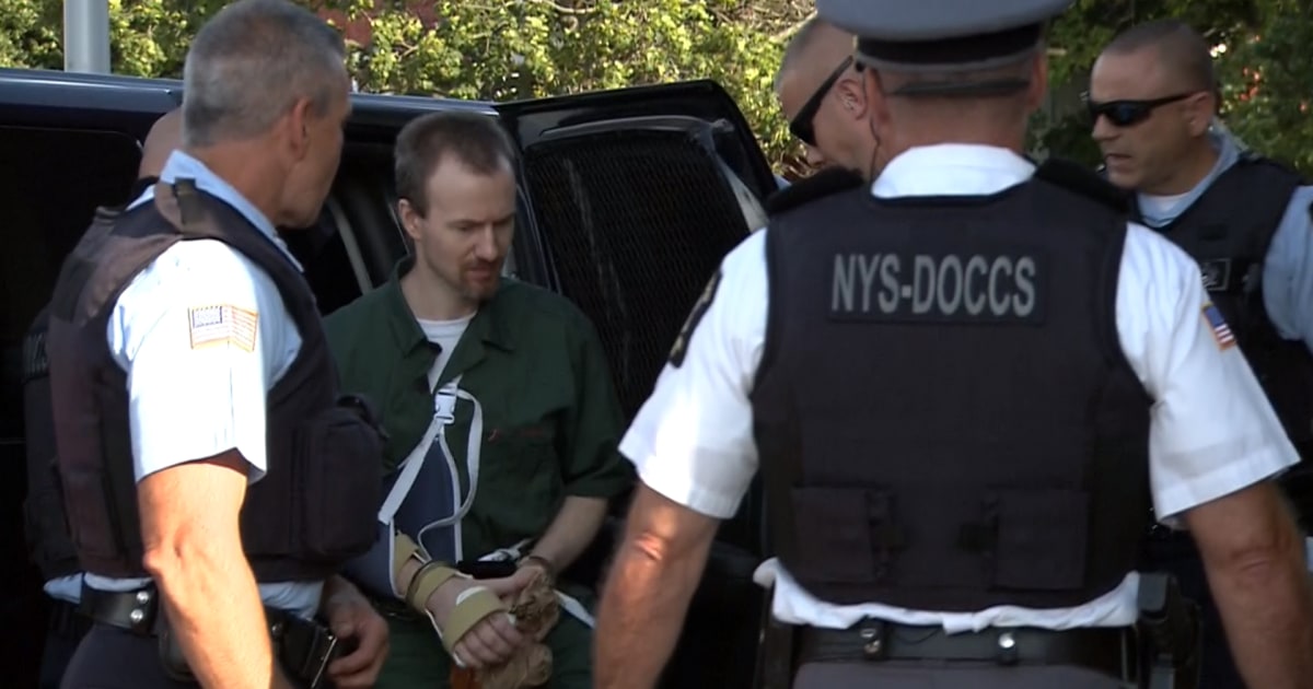 Former Fugitive David Sweat Arrives at Courthouse