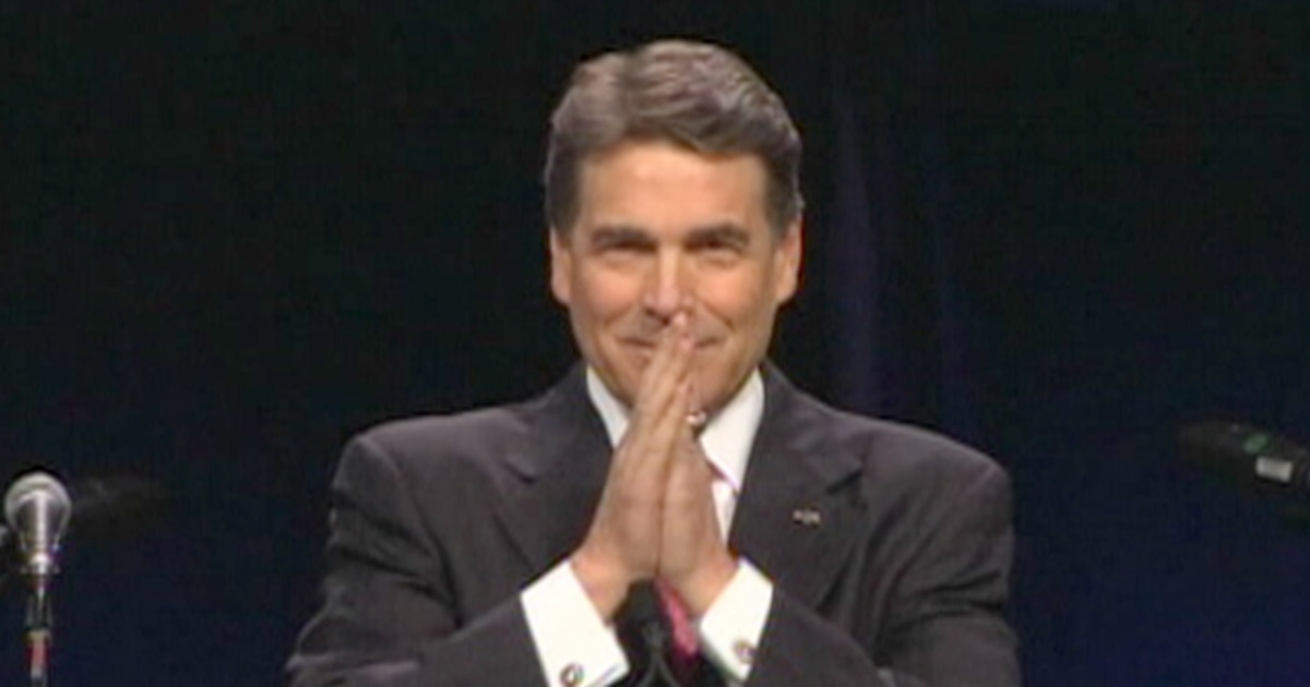 Perry speaks to thousands at 'The Response'