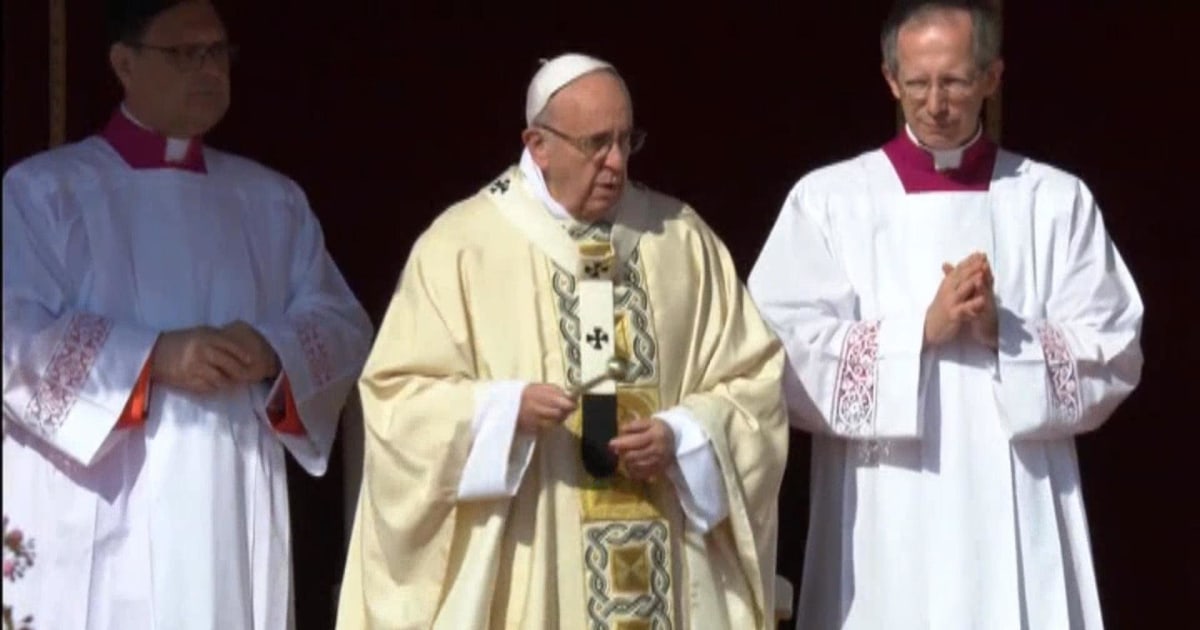 Pope Celebrates Easter Mass with Thousands