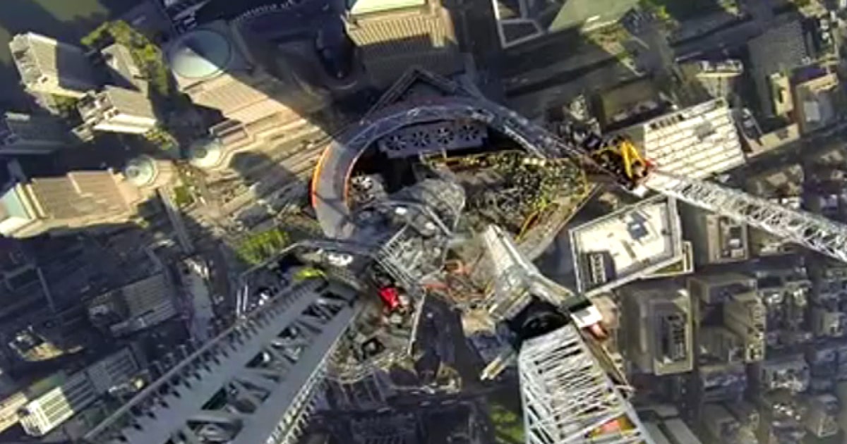 Bird’s eye view of WTC spire being positioned